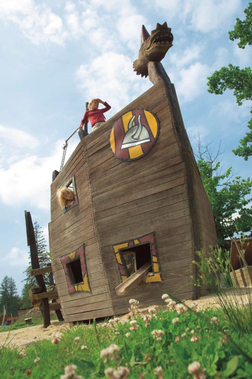 TRIXI-Park Zittauer Gebirge ****, Grossschönau, Německo - ubytování od ...